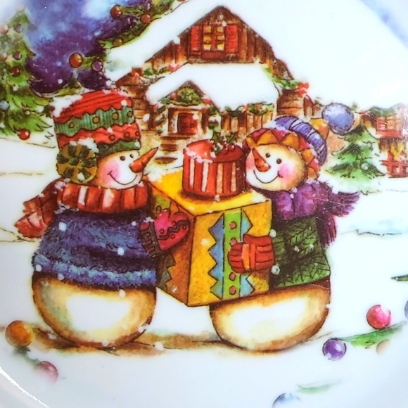 trisa | Dining | Snowmen Scene Christmas Plates Set Of 4 | Poshmark